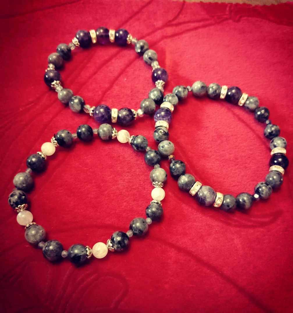 Браслеты из натуральных камней, амулеты, обереги! Можно под заказ ...