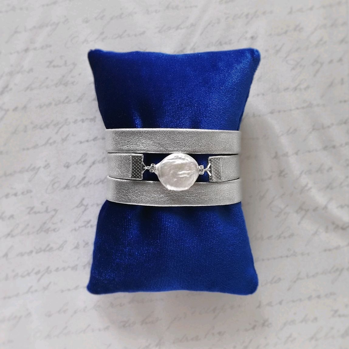 Браслет кожаный серебряный с натуральным жемчугом широкий манжета ...