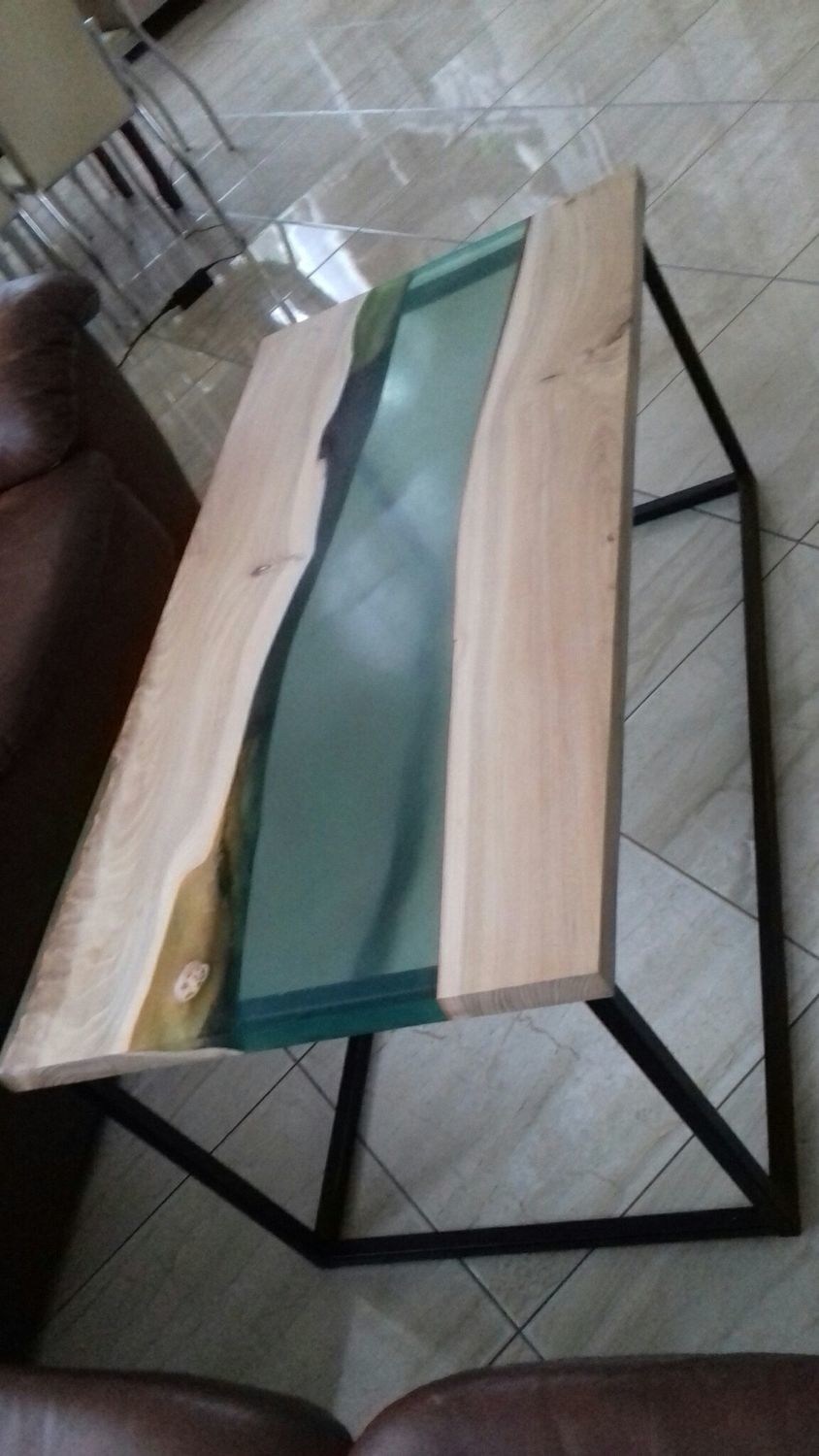 Стол-река из эпоксидной смолы и карагача купить в интернет-магазине ...