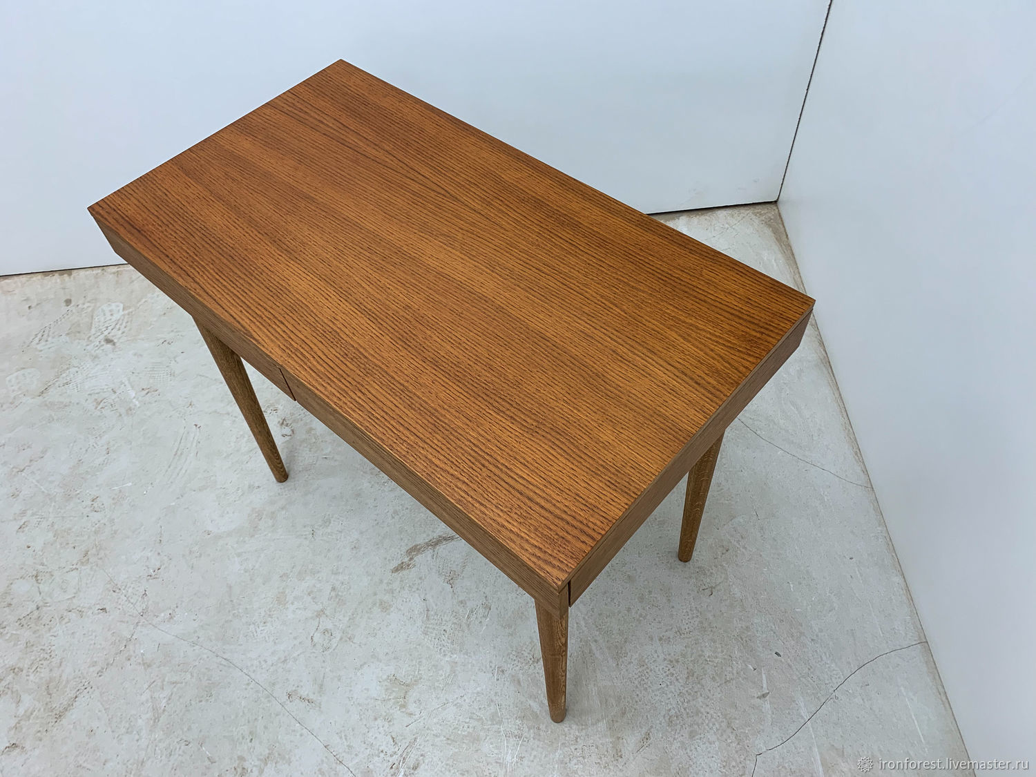 Стол Письменный из шпона дуба с ножками из массива в интернет-магазине ...