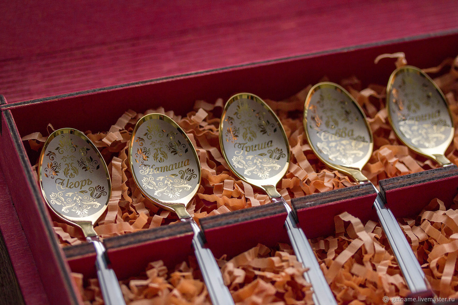 Новогодний подарок большой семье именные ложки деревянный короб на ...
