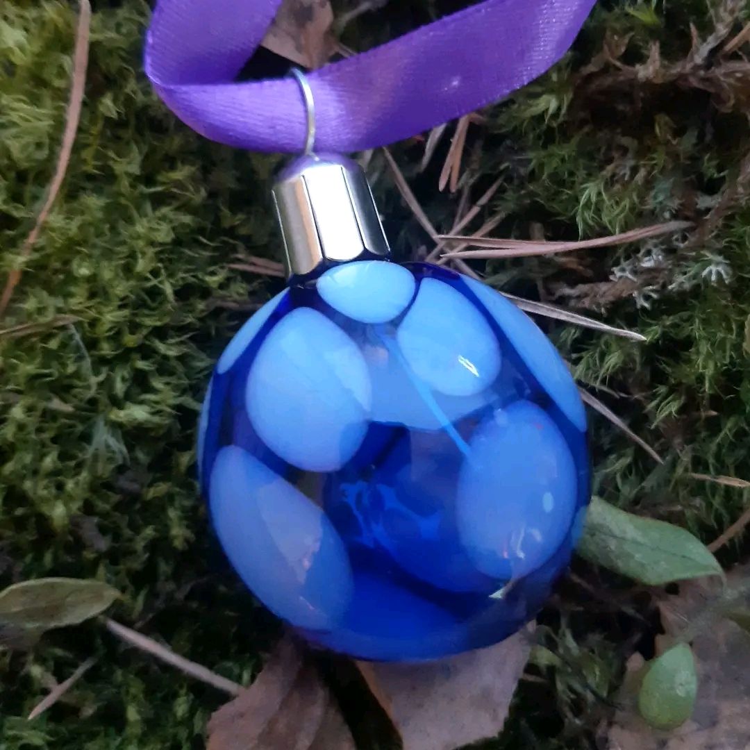 Елочный шар "Голубые пятна" в интернет-магазине Ярмарка Мастеров по ...