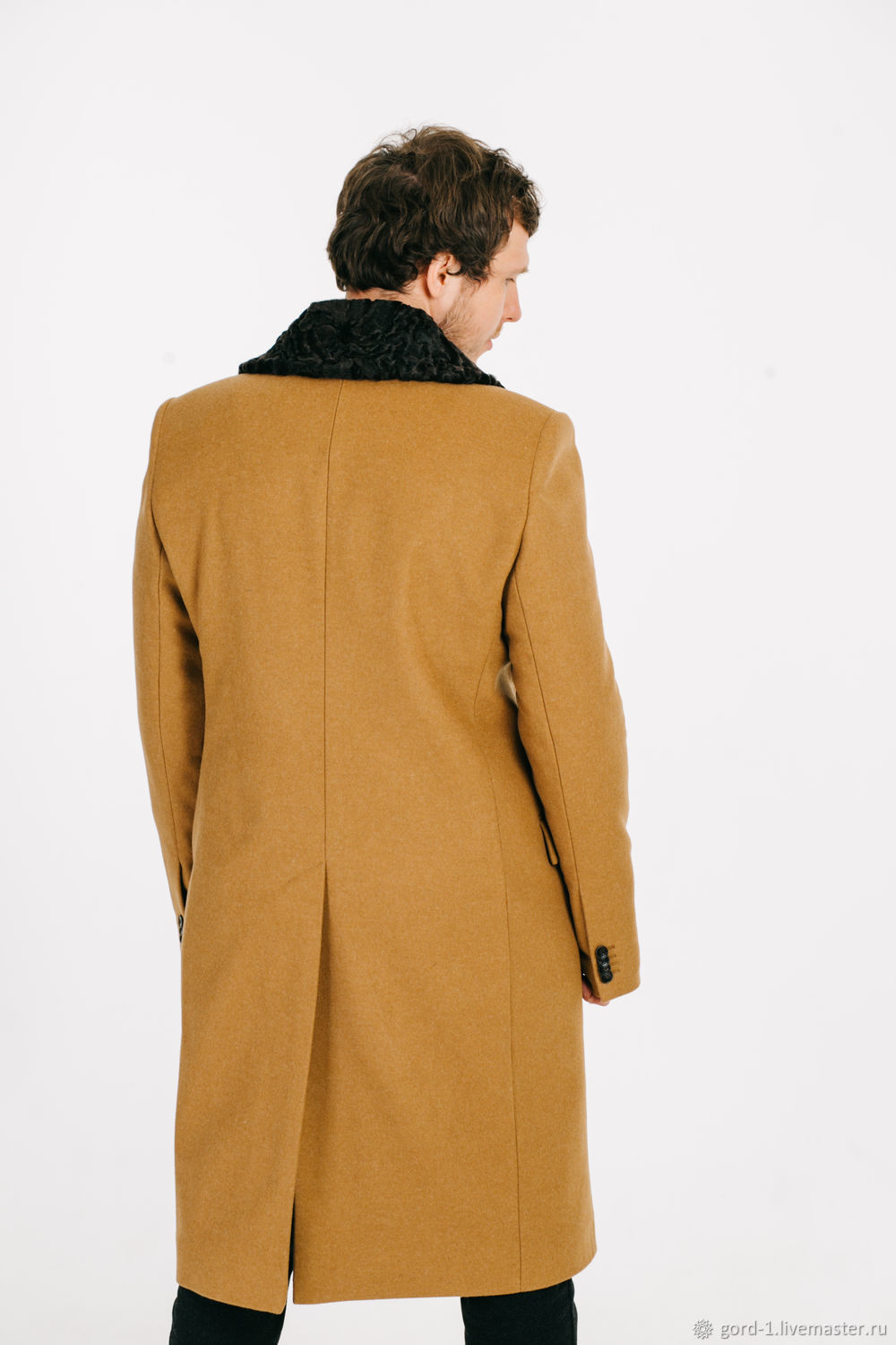 Мужское пальто Честерфилд с шалевым меховым воротником из каракуля в ...