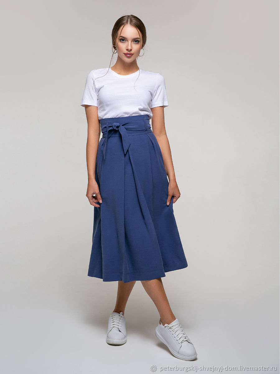 Юбка синего цвета с широким поясом и карманами в интернет-магазине ...