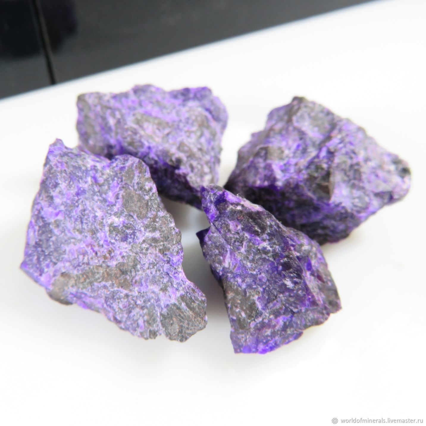 Сугилит крупные обломки (ЮАР, рудник Весселс) купить в интернет ...