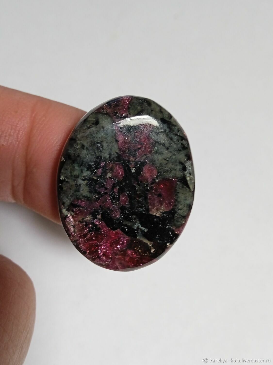 Эвдиалит, галька купить в интернет-магазине Ярмарка Мастеров по цене ...