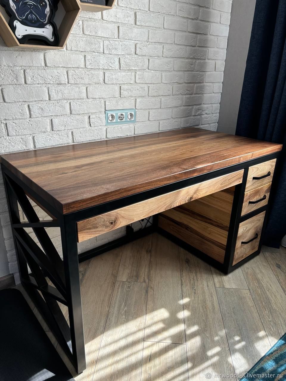 Стол компьютерный в стиле Loft из массива ореха на заказ в интернет ...