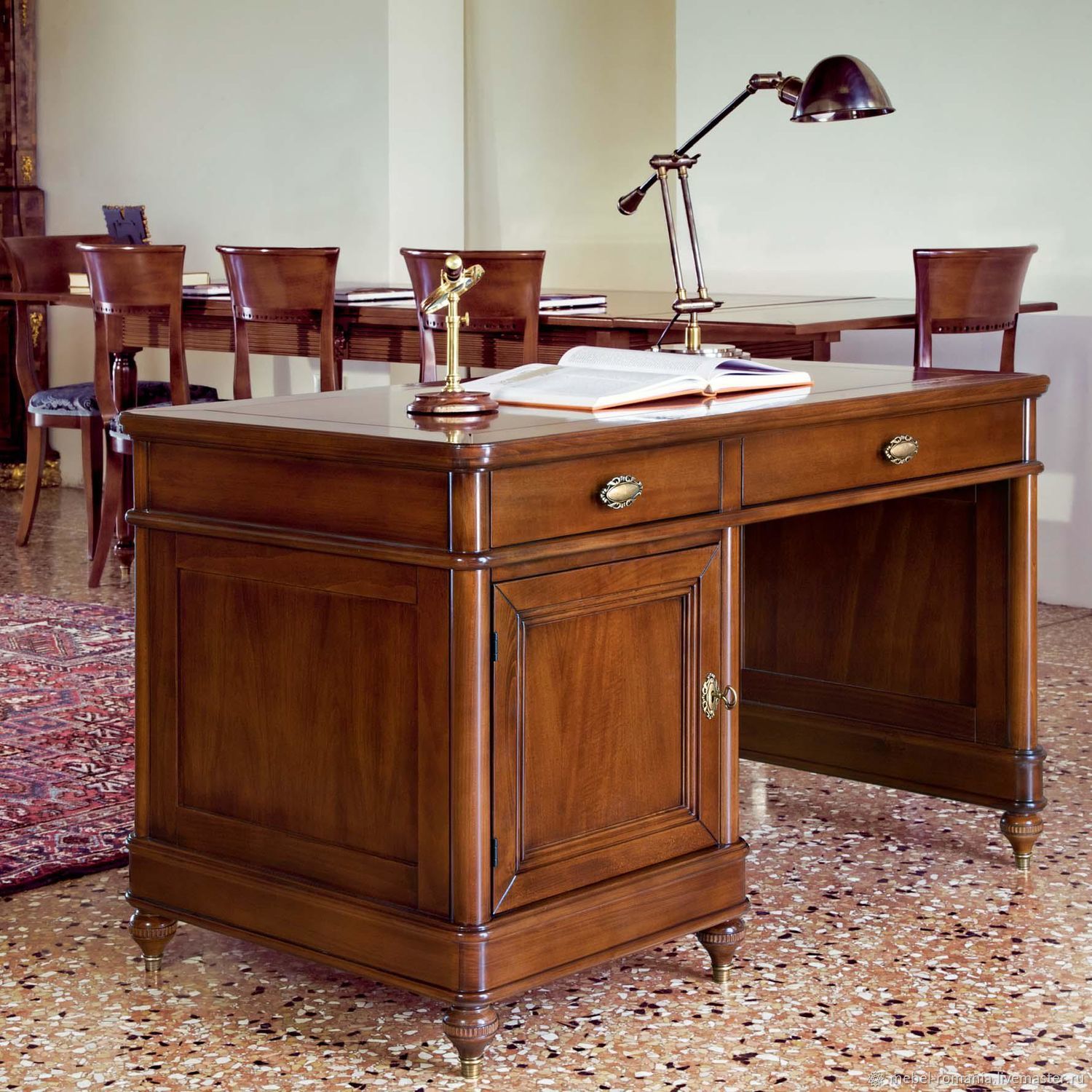 Стол письменный Бурбон MC Mobili BB850 светлый орех из массива дерева купить в интернет-магазине ...