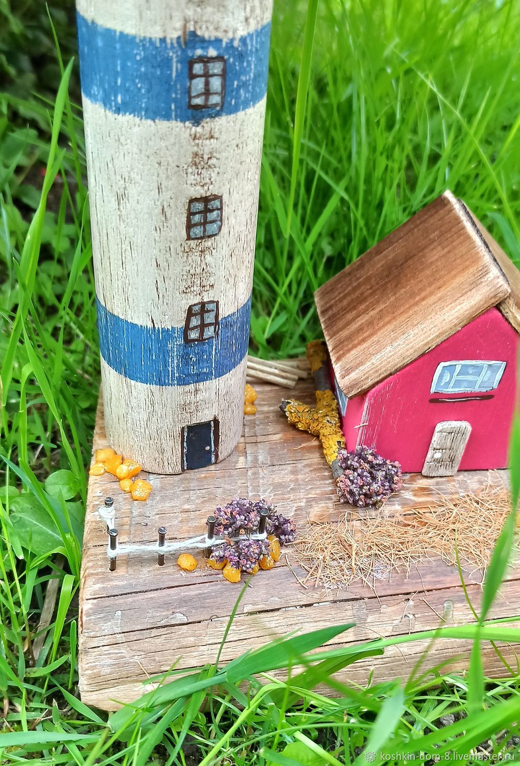 Домик смотрителя маяка. Интерьерный деревянный домик и маяк в интернет ...