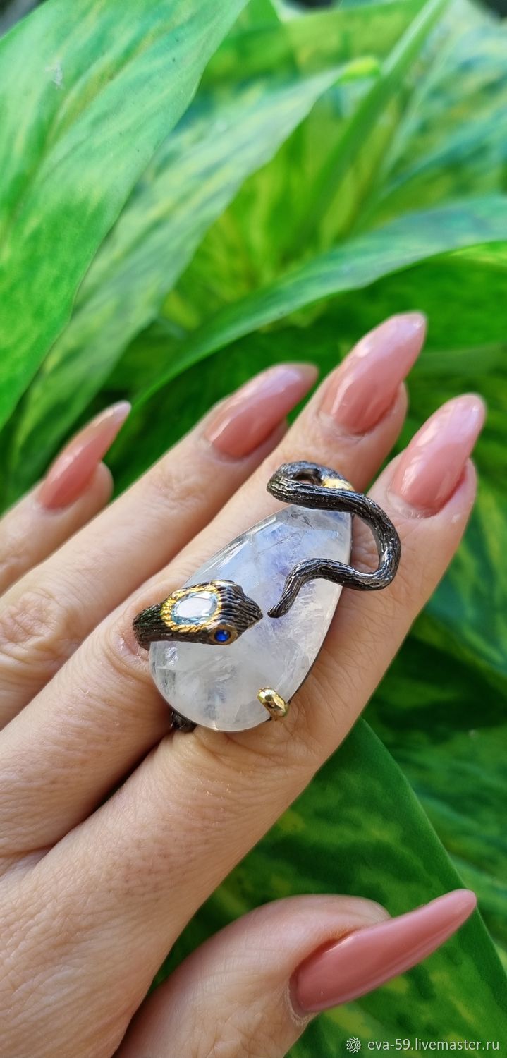 Серебряная брошь с лунным камнем купить в интернет-магазине Ярмарка ...