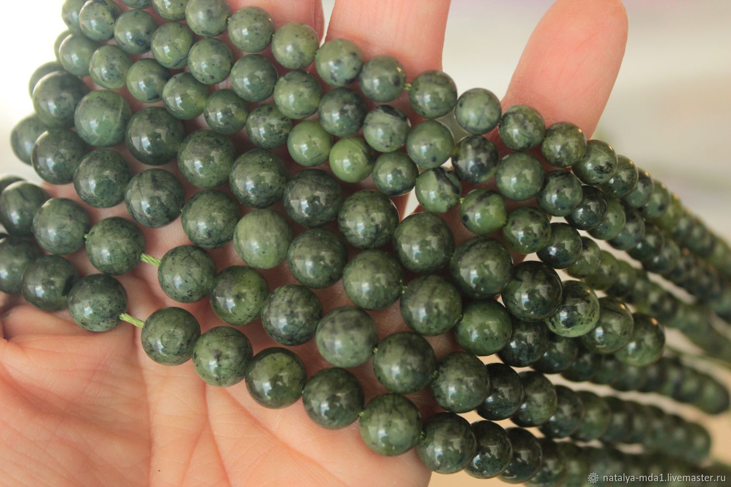 Нефрит 6мм, 8мм (темный) купить в интернет-магазине Ярмарка Мастеров по ...