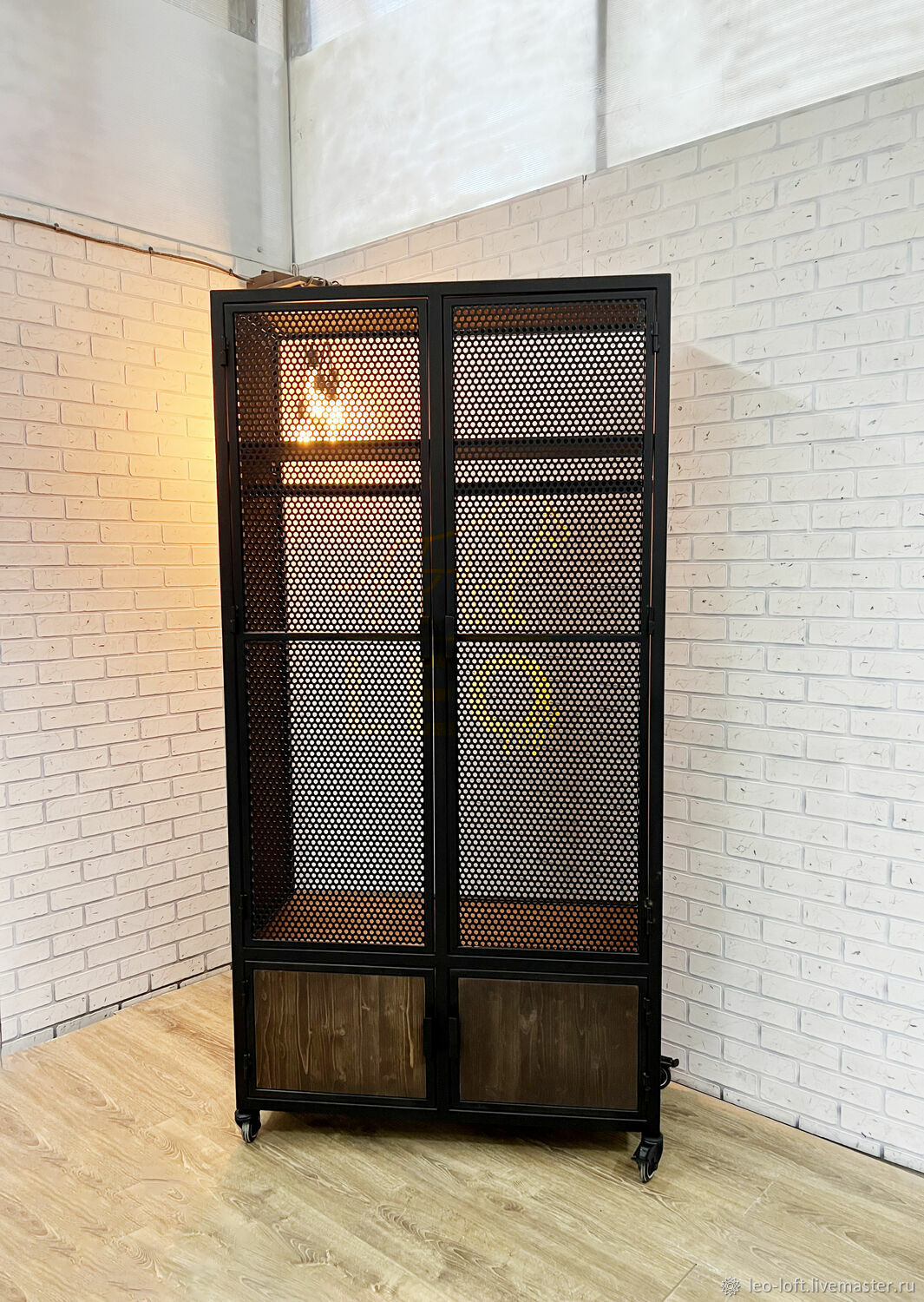 Шкаф лофт на колёсиках LF-638 купить в интернет-магазине Ярмарка ...