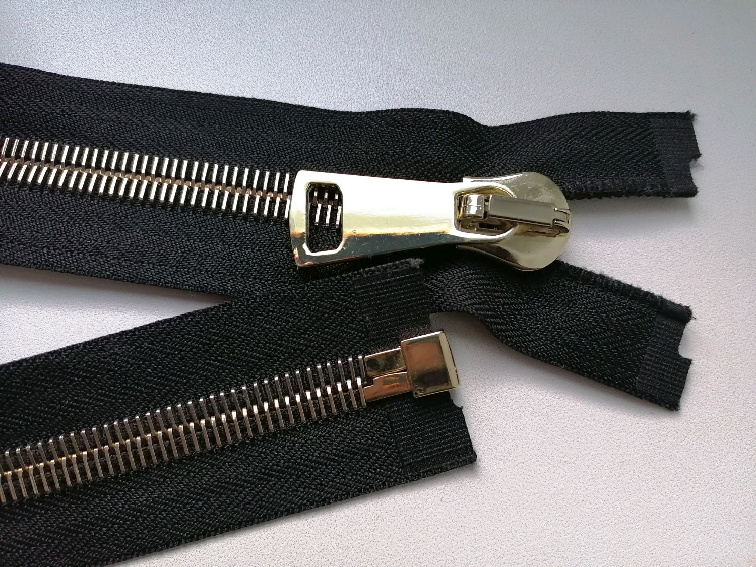 Молния металлическая Т10, чёрная, слайдер и звенья золото, дл. 80 см ...