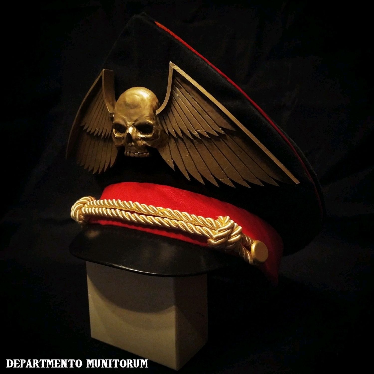 Фуражка комиссара Имперской Гвардии Warhammer 40000 Вархаммер в ...