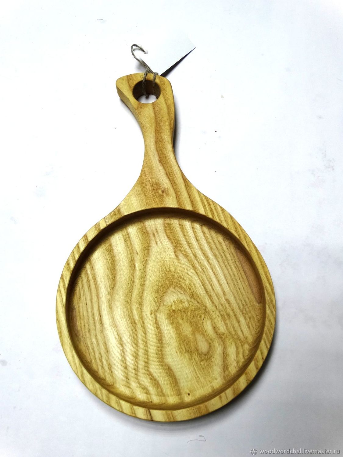 Тарелка из дуба с ручкой в интернет-магазине Ярмарка Мастеров по цене ...