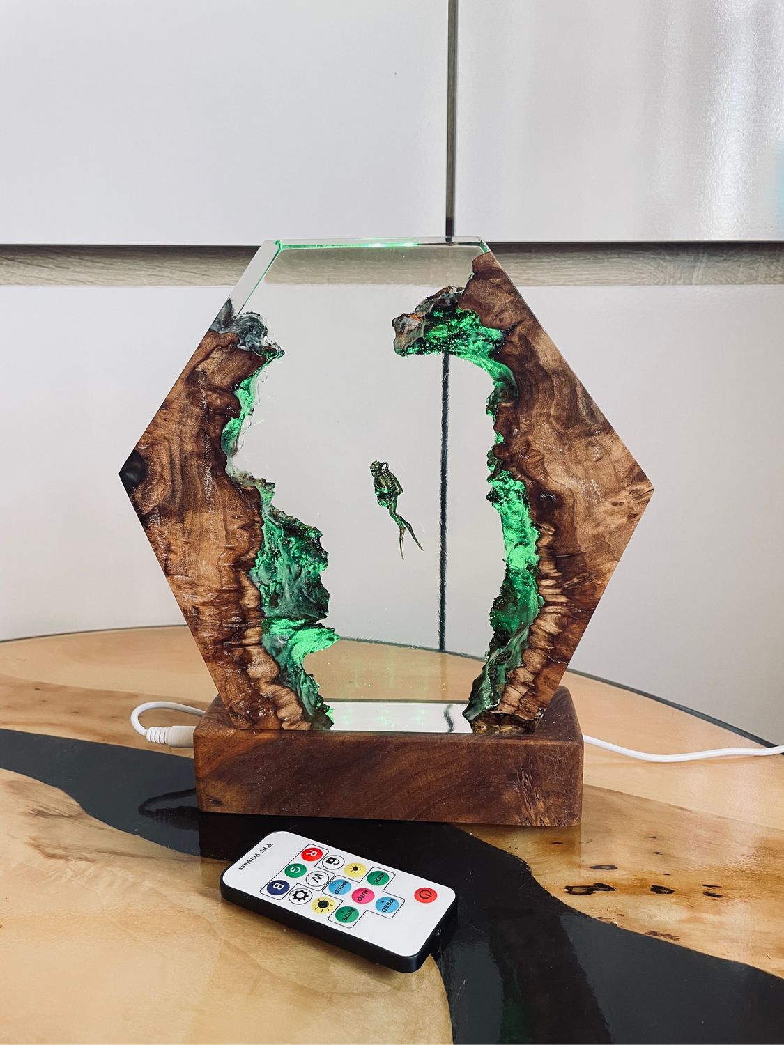 Светильник / Ночник из эпоксидный смолы с разноцветной подсветкой RGB в ...