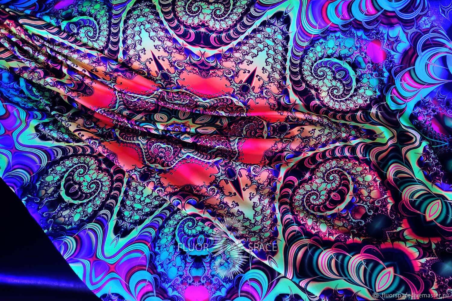 Плед флисовый «Fractal 12», флуоресцентный в интернет-магазине Ярмарка Мастеров по цене 3790 ...