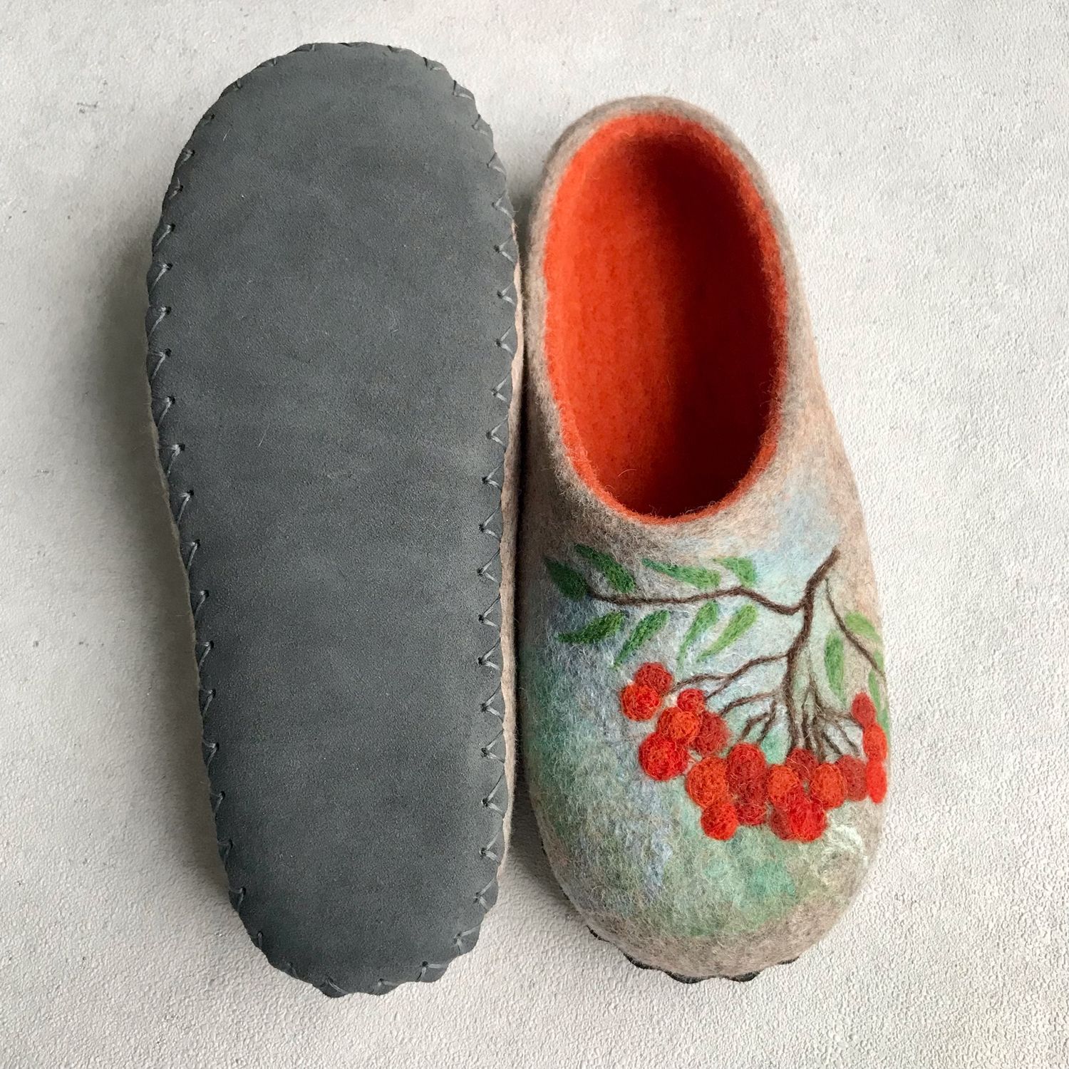 Тапочки валяные женские "Осень. Рябина" тапочки 40р в интернет-магазине Ярмарка Мастеров по цене ...