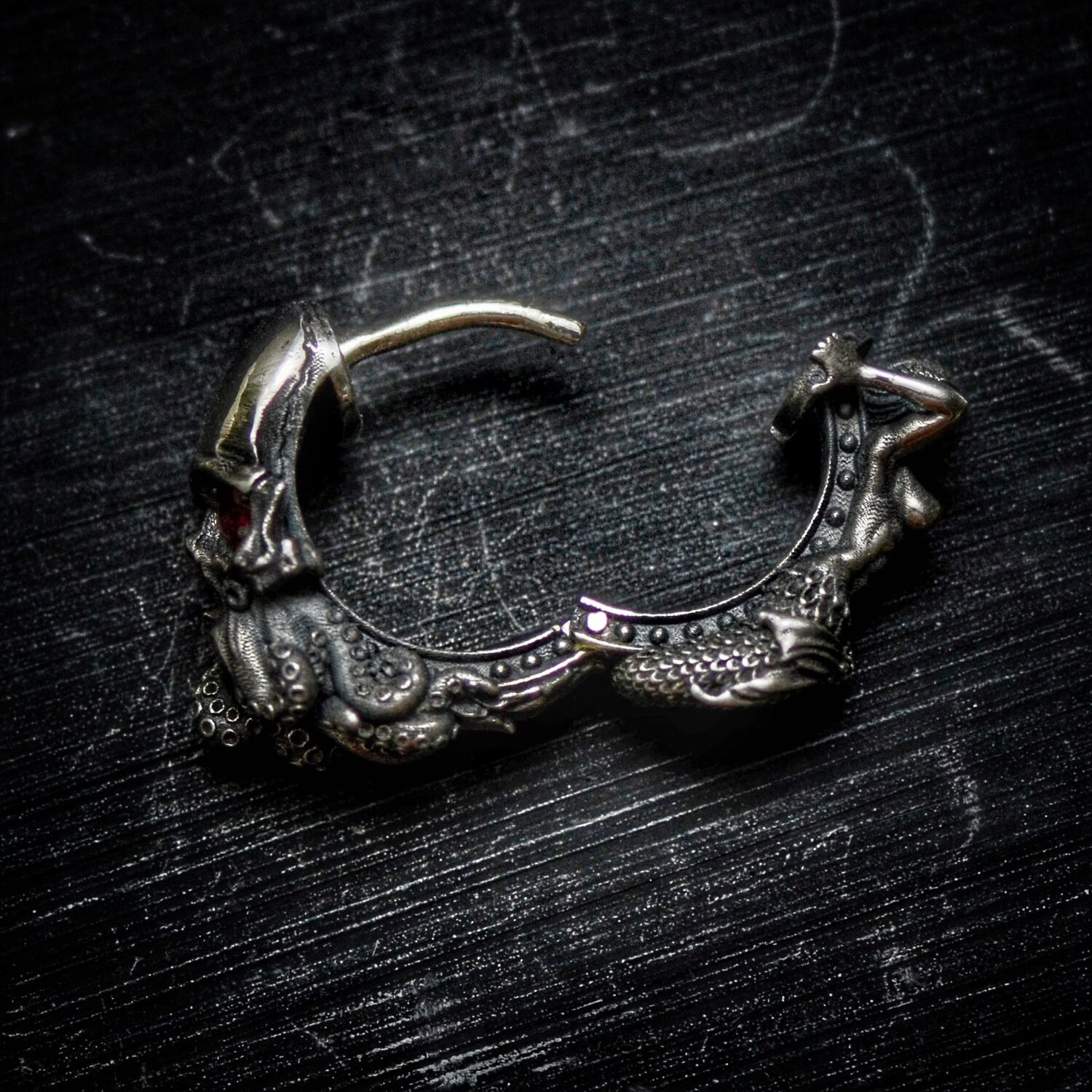 Серьга пирата с рубинами в интернет-магазине Ярмарка Мастеров по цене ...