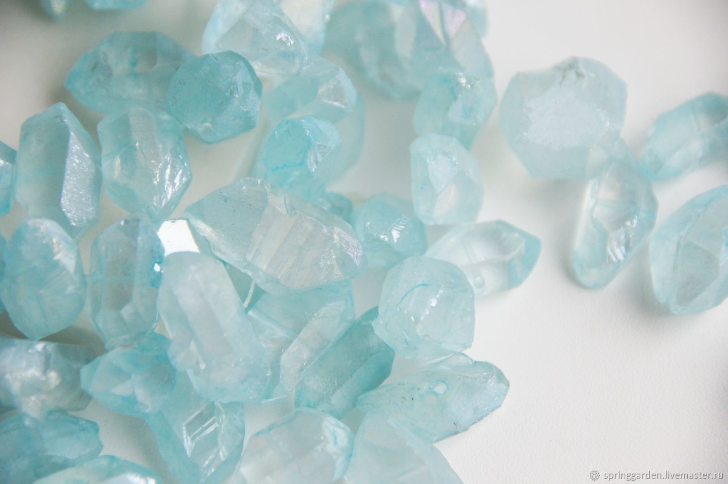 Кварц тонированный бусины БАЙКАЛ, крупные грани голубой купить в ...
