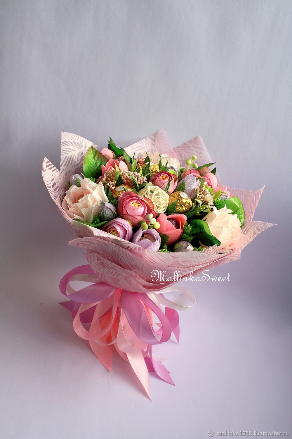Букет из конфет "Неженка" – заказать на Ярмарке Мастеров – L379SRU ...