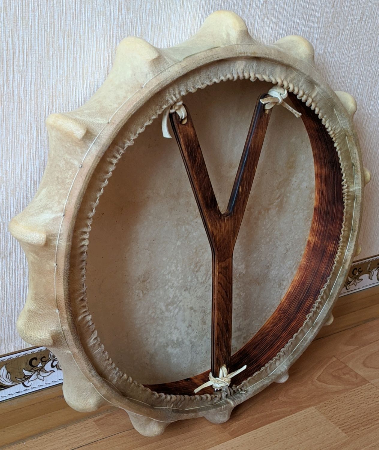 Бубен круглый 40 см – заказать на Ярмарке Мастеров – MFWCKRU | Бубны ...