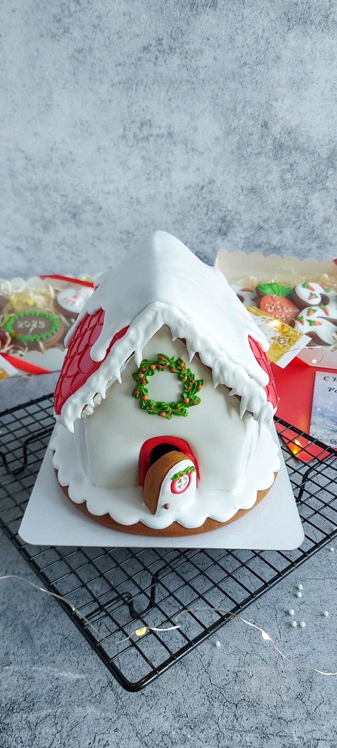 Пряничный домик "Домик Санты" в интернет-магазине на Ярмарке Мастеров | Набор пряников, Москва ...