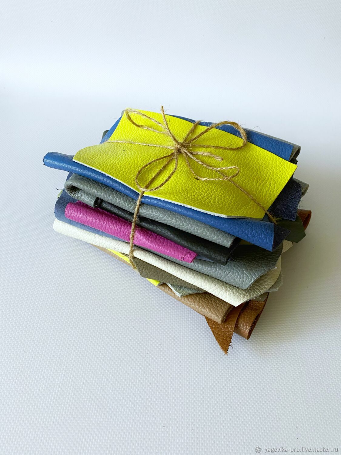Натуральная кожа для рукоделия – заказать на Ярмарке Мастеров – RW4ZYRU ...