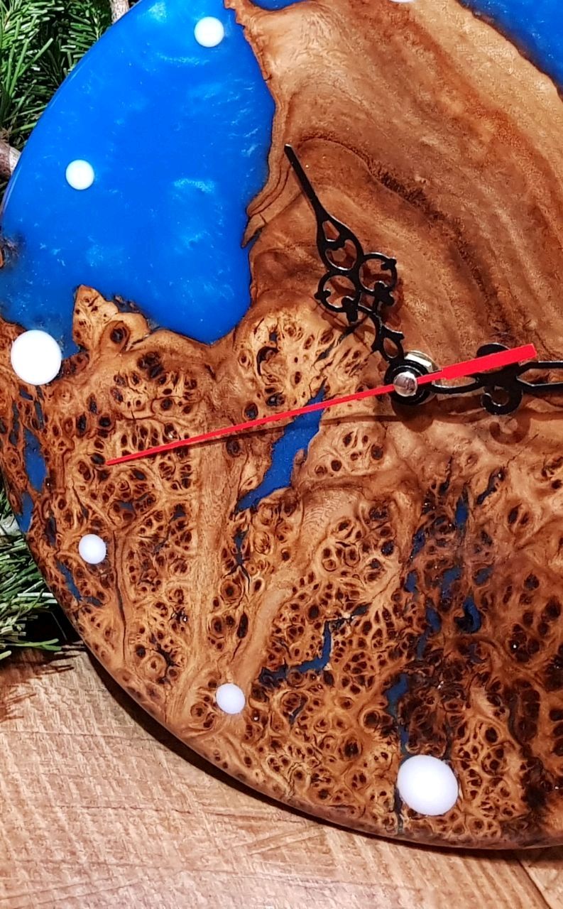 Часы из эпоксидной смолы в интернет-магазине на Ярмарке Мастеров | Часы ...